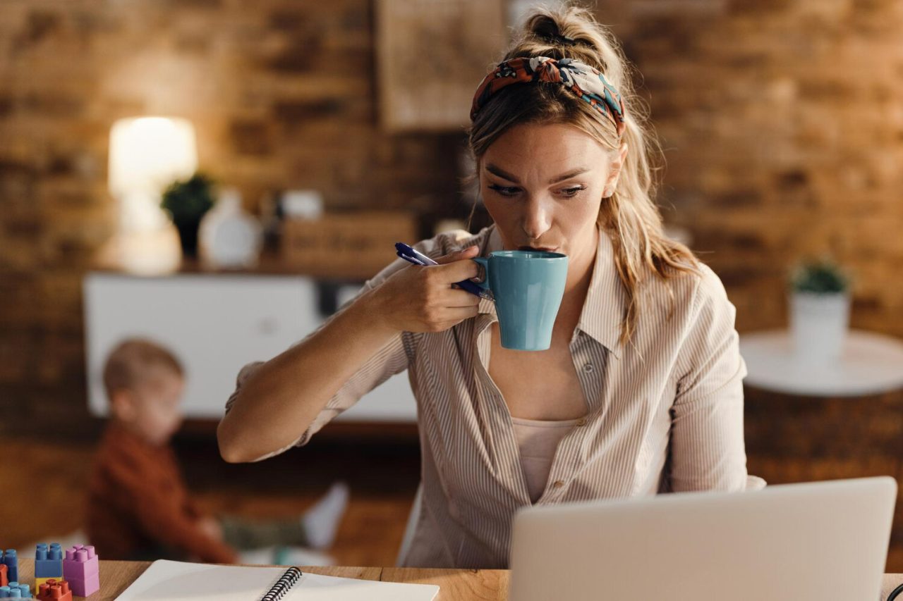 7 Reasons to Work From Home and the Best Home Office Tools